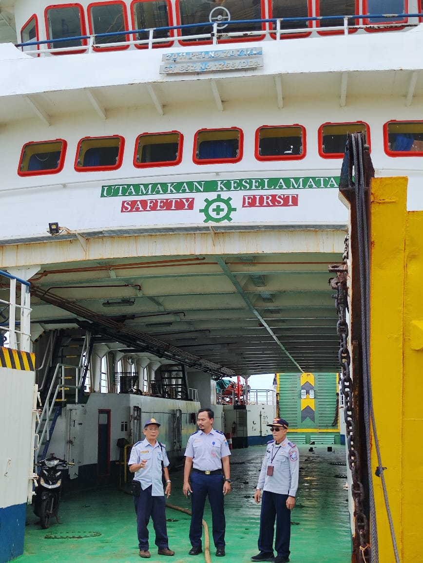 Hari Pertama Puncak Arus Mudik Sadai-Belitung Terpantau Normal | Provinsi Kepulauan Bangka Belitung